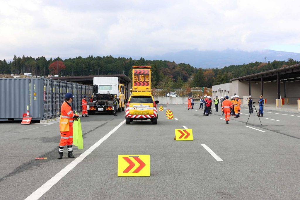 NEXCO中日本との合同訓練を実施 | NCW｜全国車載車・レッカー事業協同組合