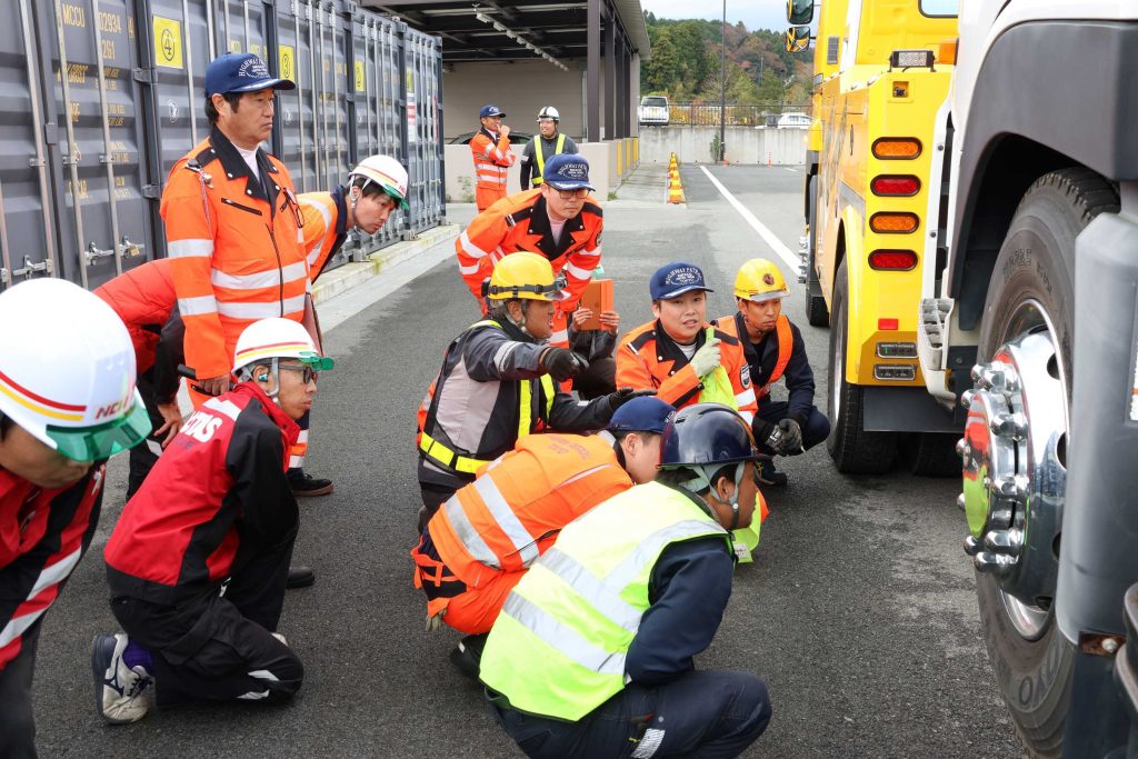 NEXCO中日本との合同訓練を実施 | NCW｜全国車載車・レッカー事業協同組合